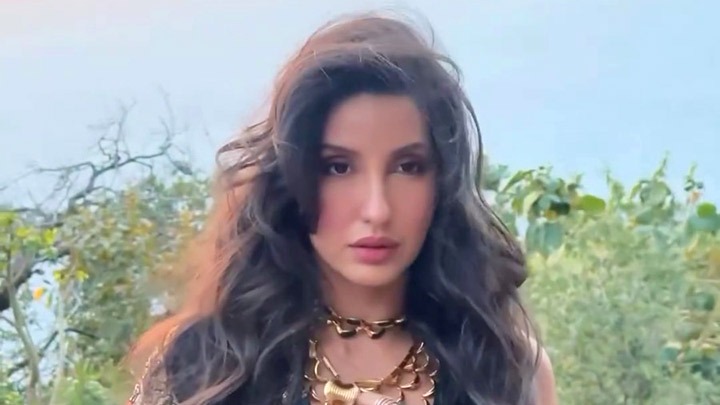 Queen serving some looks! Nora Fatehi - Bollywood Hungama