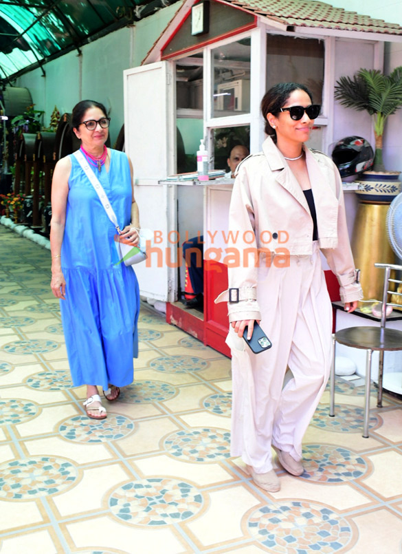 Photos: Neena Gupta and Masaba Gupta spotted outside a clinic in Bandra ...