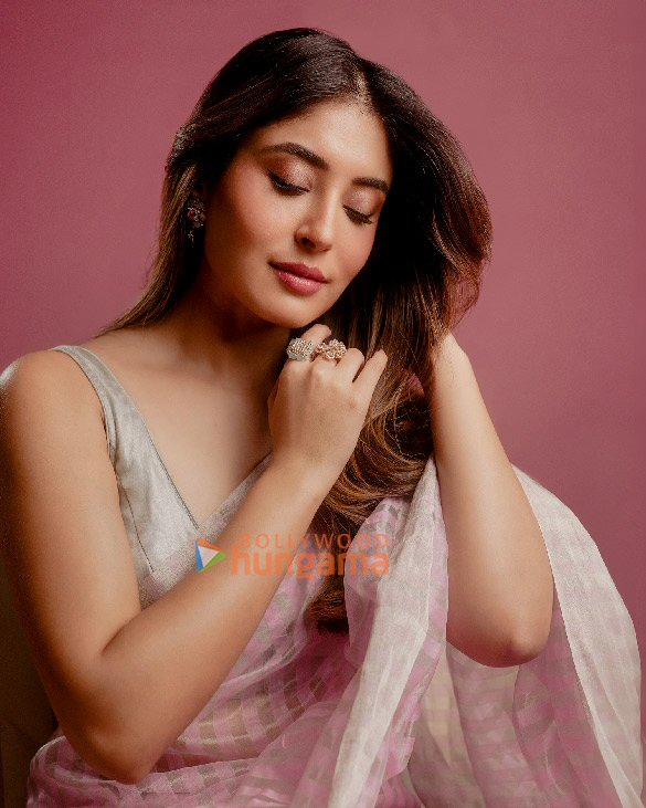 Kritika Kamra Photos, Images, HD Wallpapers, Kritika Kamra HD Images ...