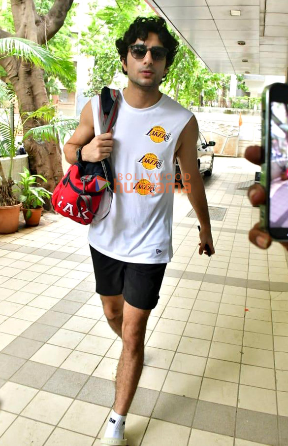 Photos Sharvari Wagh and Ibrahim Ali Khan snapped at the gym in Juhu (1 ...