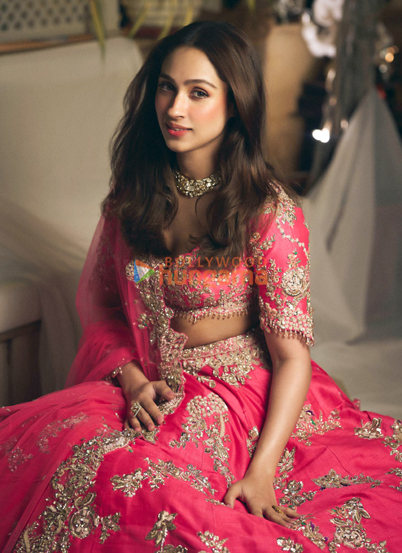 Pashmina Roshan Photos, Images, HD Wallpapers, Pashmina Roshan HD ...