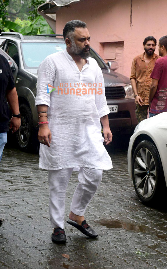 Photos Celebs attend Krishan Kumar’s daughter Tishaa Kumar’s funeral in ...
