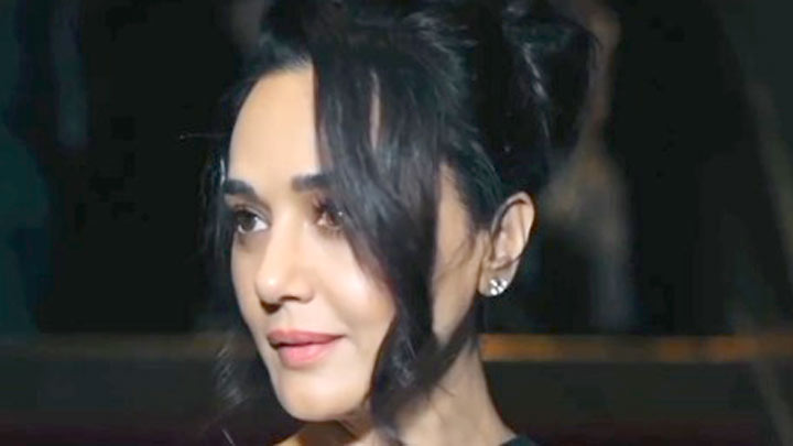 Preity Zinta dazzles in a black dress at the Paris Fashion Week ...