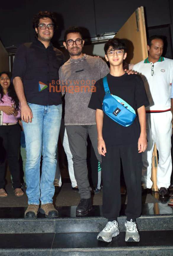 Photos Aamir Khan snapped with sons Junaid and Azad in Bandra (6) | Junaid Khan, Aamir Khan ...