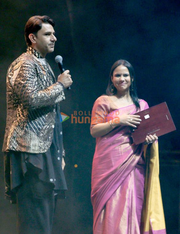 Photos Kartik Aaryan, Ram Charan, Karan Johar and others get awarded at ...