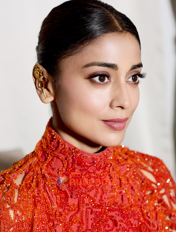Shriya Saran Photos, Images, HD Wallpapers, Shriya Saran HD Images ...