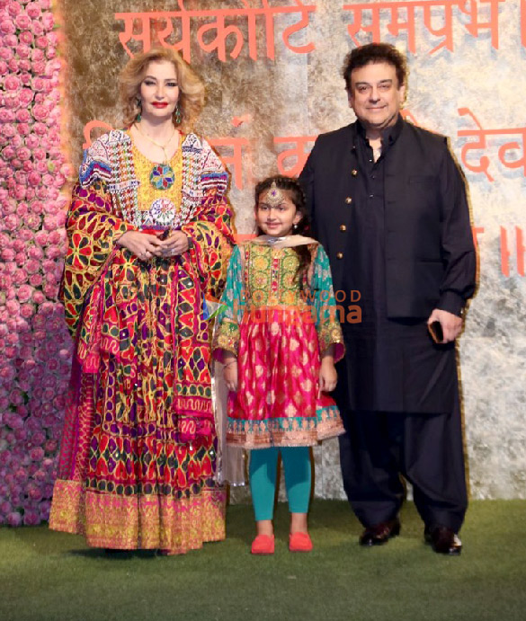 Photos Saif Ali Khan, Kareena Kapoor Khan, Tiger Shroff and others ...