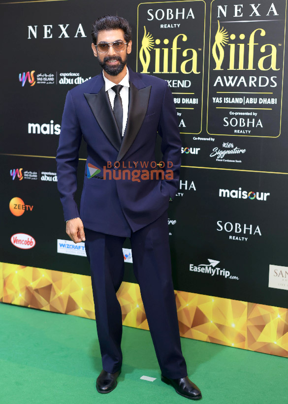 Photos Shah Rukh Khan, Rani Mukerji, Kriti Sanon, Janhvi Kapoor and ...