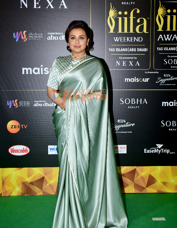 Photos Shah Rukh Khan, Rani Mukerji, Kriti Sanon, Janhvi Kapoor and ...