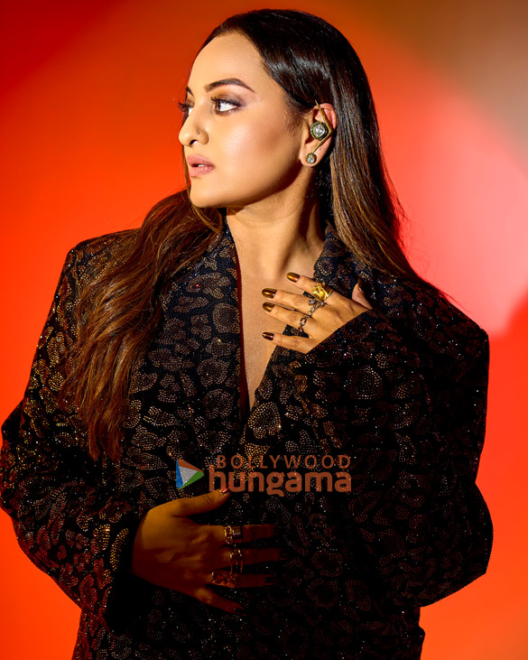 Sonakshi Sinha Photos, Images, HD Wallpapers, Sonakshi Sinha HD Images ...