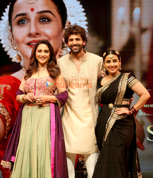 Photos: Kartik Aaryan, Vidya Balan, Madhuri Dixit and others grace the launch of ‘Ami Je Tomar 3 ...