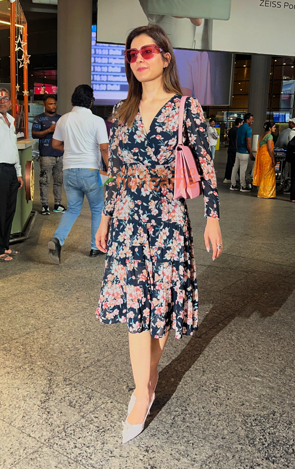 Photos Kartik Aaryan, Raashii Khanna and Sonam Bajwa snapped at the ...