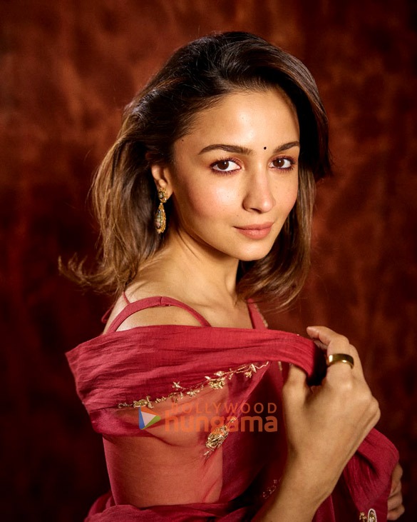 Alia Bhatt Photos, Images, HD Wallpapers, Alia Bhatt HD Images, Photos ...