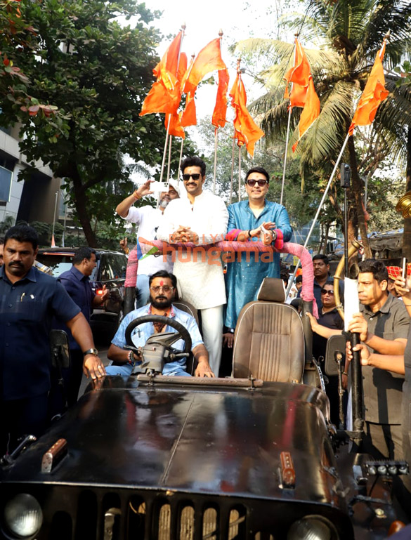 Photos Vicky Kaushal and others grace the Chhaava trailer launch (7) | Laxman Utekar, Vicky ...