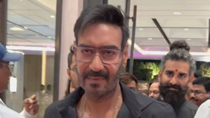 Ajay Devgn & Ganesh Acharya papped together - Bollywood Hungama