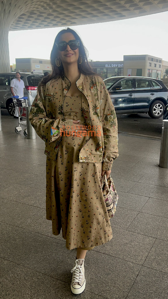 Photos Sonam Kapoor Ahuja and Nushrratt Bharuccha snapped at the airport (3) | Sonam Kapoor ...