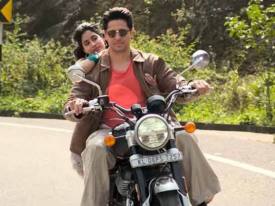 Param Sundari Movie: Review | Release Date (2025) | Songs | Music ...