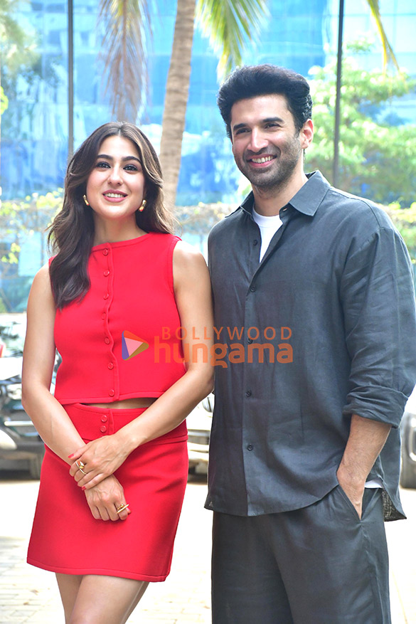 Photos: Aditya Roy Kapur, Sara Ali Khan, Ali Fazal, Fatima Sana Shaikh and others snapped ...