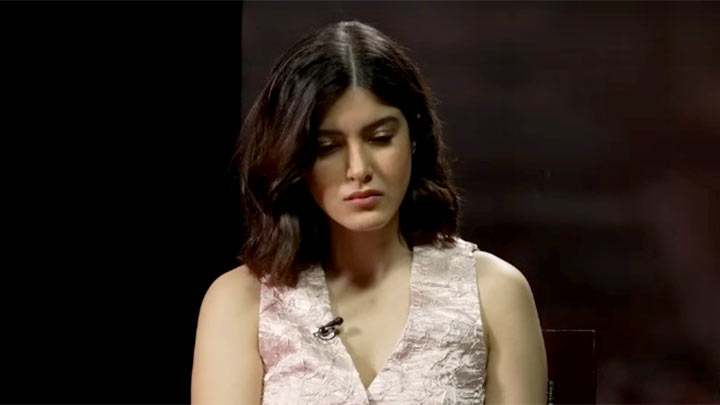 Shanaya Kapoor on handling FAME & CRITICISM! - Bollywood Hungama