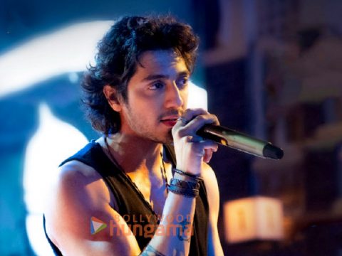 Saiyaara Movie: Review | Release Date (2025) | Songs | Music | Images ...