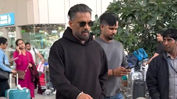 Shetty Anna's stylish look at the airport! Suniel Shetty - Bollywood ...