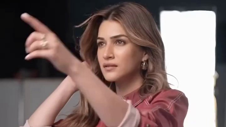 Kaotic Kriti on set! Kriti Sanon - Bollywood Hungama