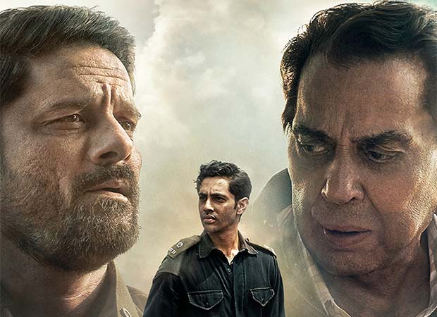 Defence Minister Rajnath Singh felicitates Param Vir Chakra hero Arun ...