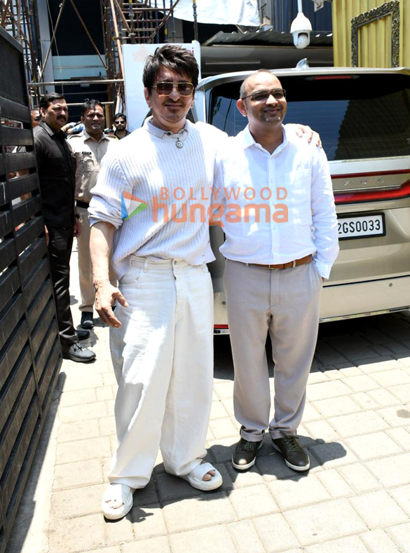 Photos Sunil Grover and others snapped at the private airport (5 ...